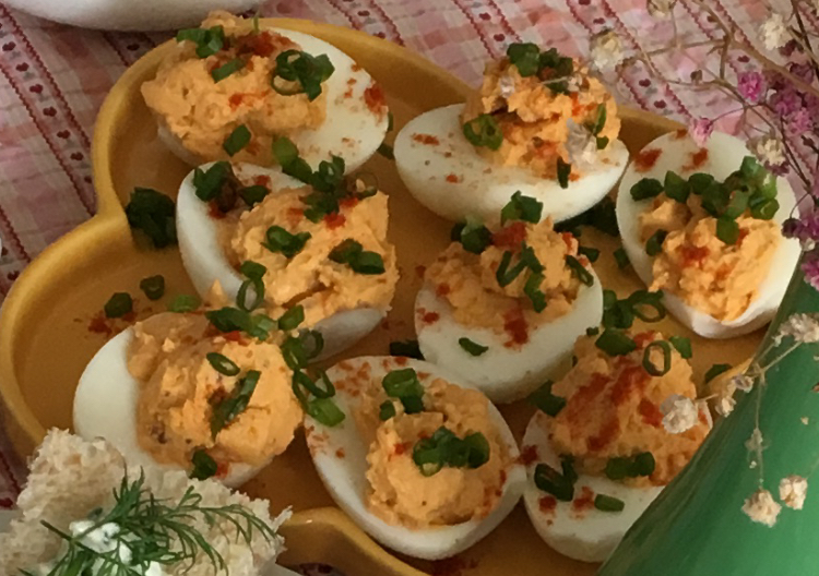 Easter Bunny Hot Cross Buns, Carrot Cake & Stuffed Eggs – Leaf Blogazine