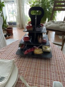 Celebrating Valentine’s Day With an Afternoon Tea Party – Leaf Blogazine